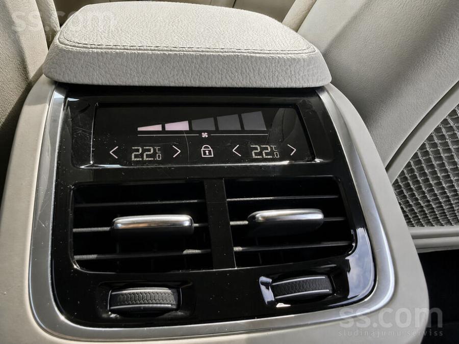 Pelēks Volvo V90 2017 Tukums, ar dzinēja tilpumu 2.00 L un nobraukumu 227 tūkst. km par 14990 €, foto 21 vietnē AUTOMOTO.COM.LV