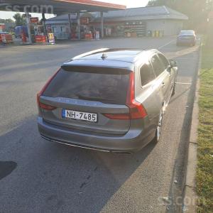 Pelēks Volvo V90 2017 Rīga, ar dzinēja tilpumu 2.00 L un nobraukumu 298 tūkst. km par 12900 €, foto 4 vietnē AUTOMOTO.COM.LV