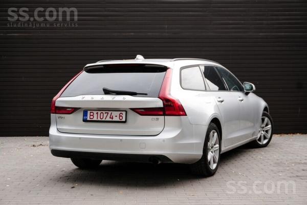 Grey Volvo V90 2017 in Riga, with an engine capacity of 2.00 L and mileage of 286 thousand km for 13790 €, photo 4 on AUTOMOTO.COM.LV
