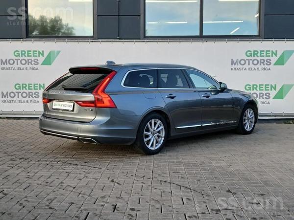 Grey Volvo V90 2018 in Riga, with an engine capacity of 2.00 L and mileage of 187 thousand km for 19250 €, photo 4 on AUTOMOTO.COM.LV