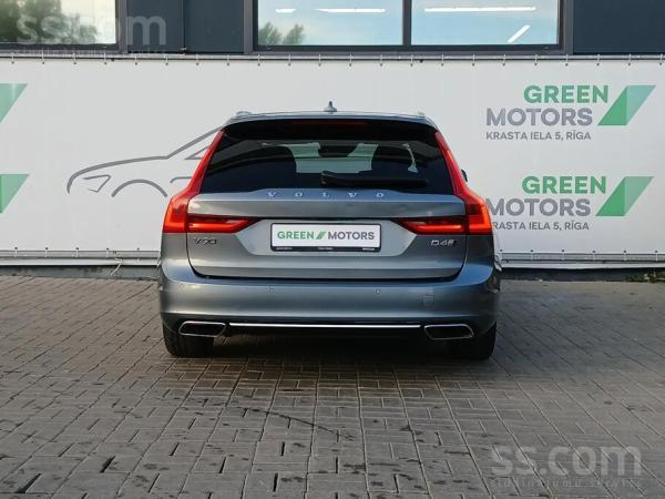 Grey Volvo V90 2018 in Riga, with an engine capacity of 2.00 L and mileage of 187 thousand km for 19250 €, photo 7 on AUTOMOTO.COM.LV