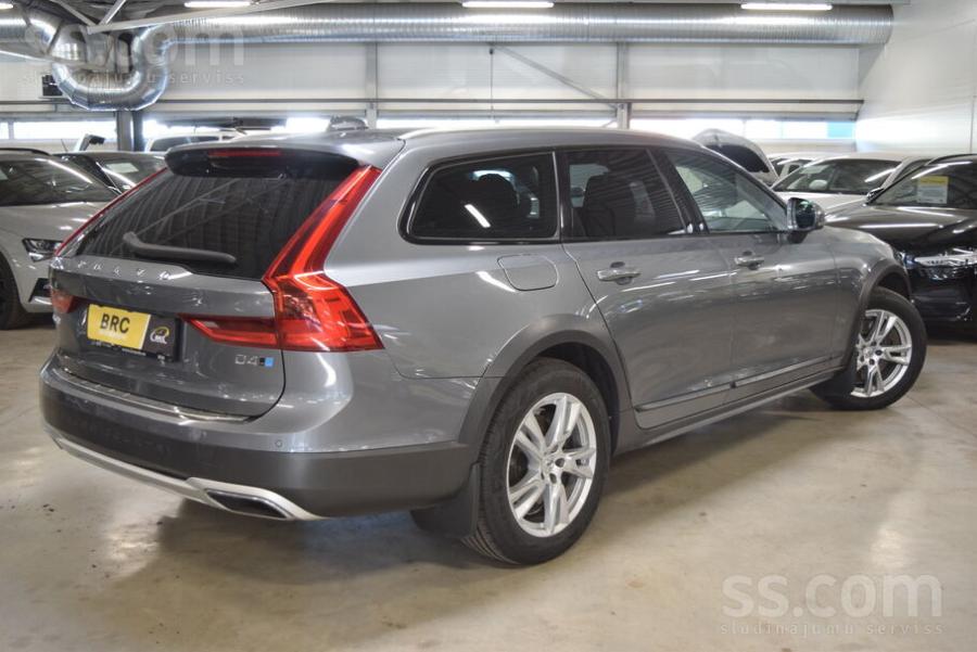 Pelēks Volvo V90 2018 Rīga, ar dzinēja tilpumu 2.00 L un nobraukumu 257 tūkst. km par 17300 €, foto 2 vietnē AUTOMOTO.COM.LV