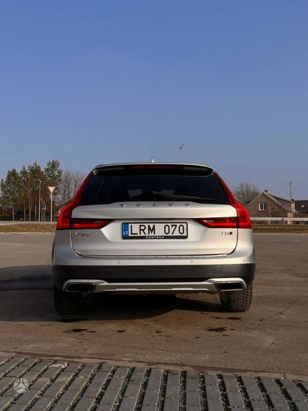 Pelēks Volvo V90 2018 Klaipėda, ar dzinēja tilpumu 1.97 L un nobraukumu 83 tūkst. km par 23500 €, foto 7 vietnē AUTOMOTO.COM.LV