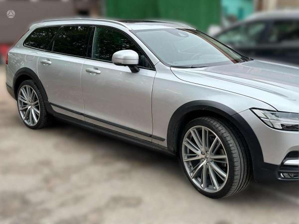 Pelēks Volvo V90 2018 Klaipėda, ar dzinēja tilpumu 1.97 L un nobraukumu 83 tūkst. km par 23500 €, foto 8 vietnē AUTOMOTO.COM.LV