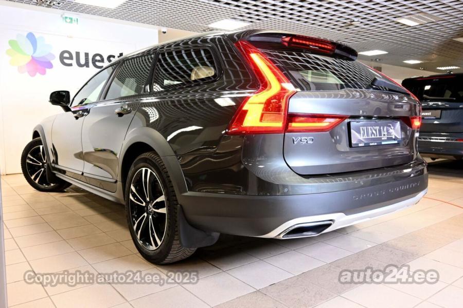 Pelēks Volvo V90 2018 Tallina, ar dzinēja tilpumu 2.00 L un nobraukumu 121 tūkst. km par 28880 €, foto 3 vietnē AUTOMOTO.COM.LV