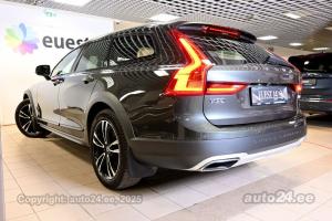 Pelēks Volvo V90 2018 Tallina, ar dzinēja tilpumu 2.00 L un nobraukumu 121 tūkst. km par 28880 €, foto 3 vietnē AUTOMOTO.COM.LV