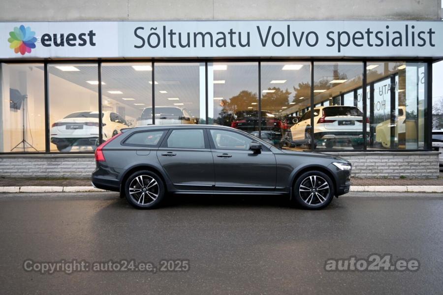 Pelēks Volvo V90 2018 Tallina, ar dzinēja tilpumu 2.00 L un nobraukumu 121 tūkst. km par 28880 €, foto 7 vietnē AUTOMOTO.COM.LV