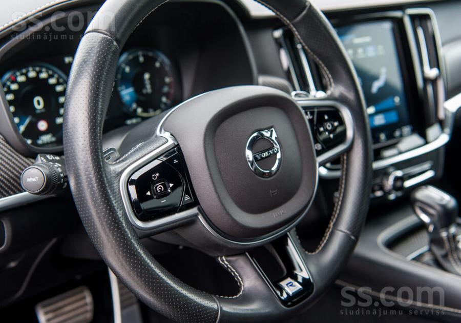 Pelēks Volvo V90 2018 Cēsis, ar dzinēja tilpumu 2.00 L un nobraukumu 0 tūkst. km par 23500 €, foto 17 vietnē AUTOMOTO.COM.LV