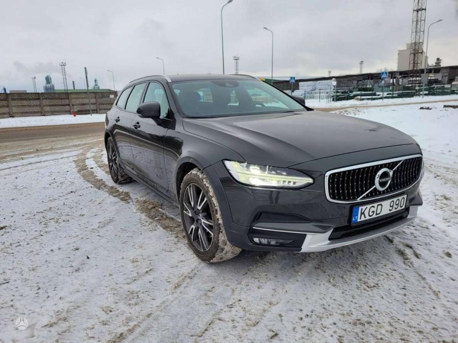 Grey Volvo V90 2018 in Alytus, with an engine capacity of 1.97 L and mileage of 383 thousand km for 16000 €, photo 2 on AUTOMOTO.COM.LV