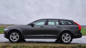 Grey Volvo V90 2018 in Tallinn, with an engine capacity of 2.00 L and mileage of 204 thousand km for 19900 €, photo 3 on AUTOMOTO.COM.LV