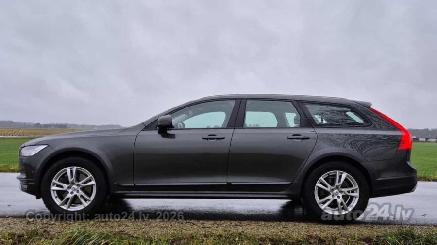 Grey Volvo V90 2018 in Tallinn, with an engine capacity of 2.00 L and mileage of 204 thousand km for 19900 €, photo 3 on AUTOMOTO.COM.LV