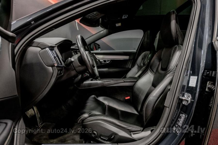 Pelēks Volvo V90 2018 Pērnava, ar dzinēja tilpumu 2.00 L un nobraukumu 184 tūkst. km par 18900 €, foto 12 vietnē AUTOMOTO.COM.LV
