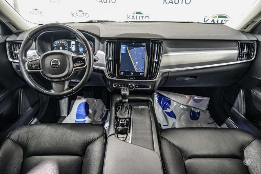 Grey Volvo V90 2018 in Kaunas, with an engine capacity of 2.00 L and mileage of 285 thousand km for 15490 €, photo 8 on AUTOMOTO.COM.LV