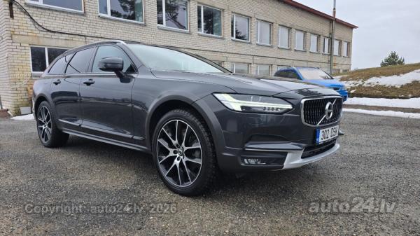 Grey Volvo V90 2018 in Tallinn, with an engine capacity of 2.00 L and mileage of 161 thousand km for 29300 €, photo 2 on AUTOMOTO.COM.LV