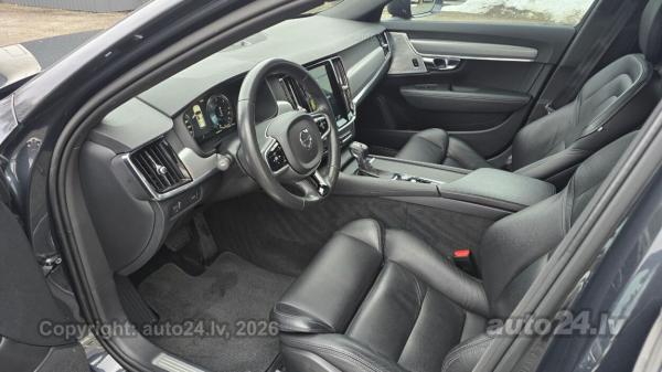 Grey Volvo V90 2018 in Tallinn, with an engine capacity of 2.00 L and mileage of 161 thousand km for 29300 €, photo 6 on AUTOMOTO.COM.LV