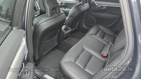 Grey Volvo V90 2018 in Tallinn, with an engine capacity of 2.00 L and mileage of 161 thousand km for 29300 €, photo 7 on AUTOMOTO.COM.LV
