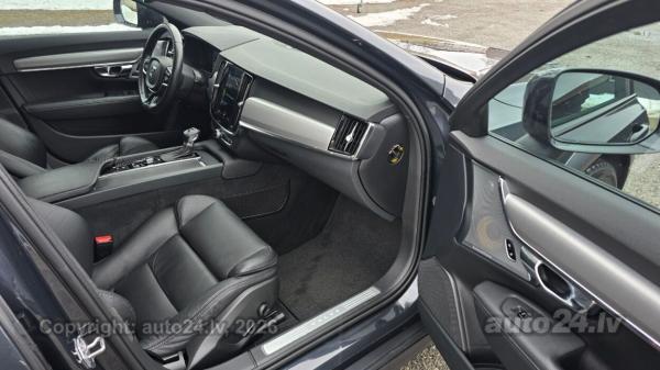Grey Volvo V90 2018 in Tallinn, with an engine capacity of 2.00 L and mileage of 161 thousand km for 29300 €, photo 8 on AUTOMOTO.COM.LV