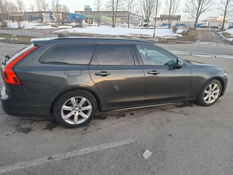 Grey Volvo V90 2018 in Siauliai, with an engine capacity of 2.00 L and mileage of 366 thousand km for 11000 €, photo 4 on AUTOMOTO.COM.LV