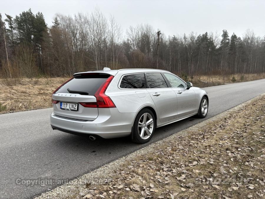 Grey Volvo V90 2018 in Tallinn, with an engine capacity of 2.00 L and mileage of 205 thousand km for 21900 €, photo 5 on AUTOMOTO.COM.LV