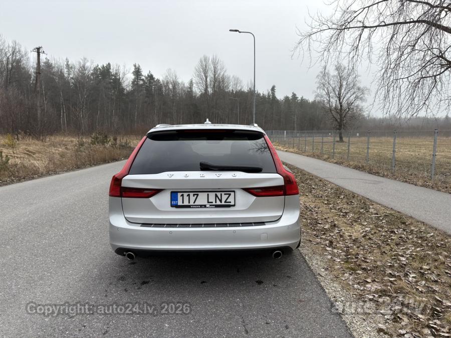 Grey Volvo V90 2018 in Tallinn, with an engine capacity of 2.00 L and mileage of 205 thousand km for 21900 €, photo 7 on AUTOMOTO.COM.LV