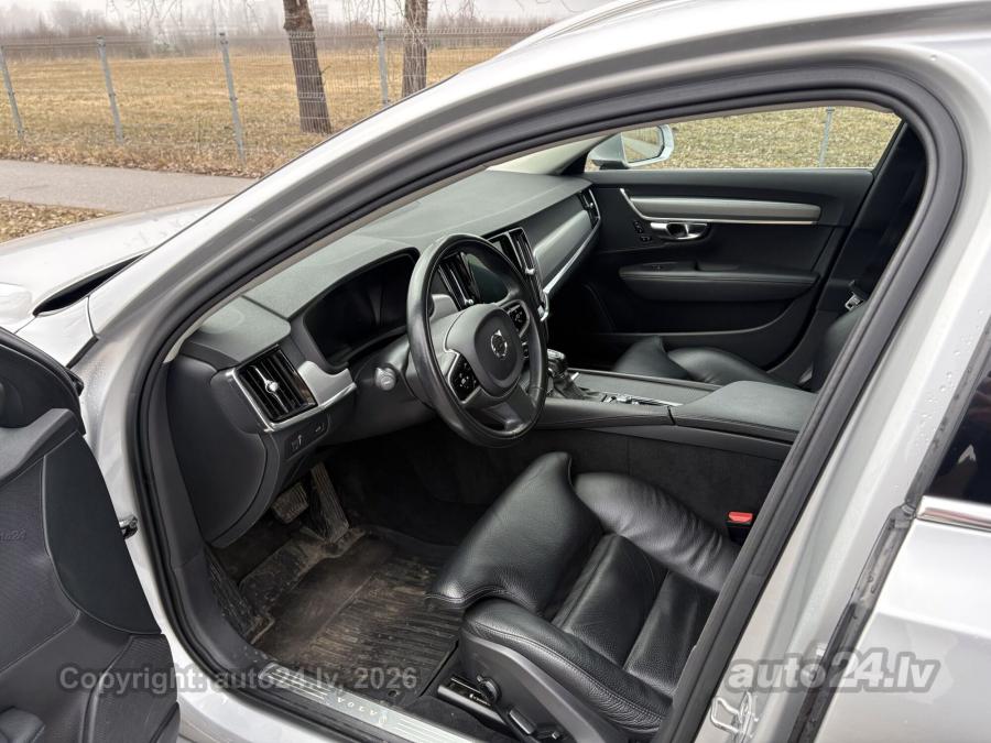 Grey Volvo V90 2018 in Tallinn, with an engine capacity of 2.00 L and mileage of 205 thousand km for 21900 €, photo 10 on AUTOMOTO.COM.LV