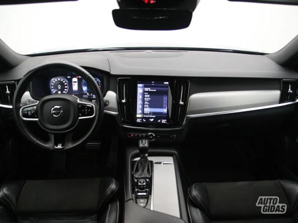 Pelēks Volvo V90 2018 Viļņa, ar dzinēja tilpumu 2.00 L un nobraukumu 195 tūkst. km par 18999 €, foto 2 vietnē AUTOMOTO.COM.LV