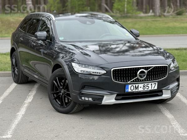Grey Volvo V90 2018 in Riga, with an engine capacity of 2.00 L and mileage of 151 thousand km for 24750 €, photo 1 on AUTOMOTO.COM.LV