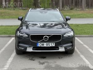 Grey Volvo V90 2018 in Riga, with an engine capacity of 2.00 L and mileage of 151 thousand km for 24750 €, photo 3 on AUTOMOTO.COM.LV