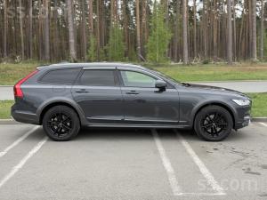 Grey Volvo V90 2018 in Riga, with an engine capacity of 2.00 L and mileage of 151 thousand km for 24750 €, photo 5 on AUTOMOTO.COM.LV