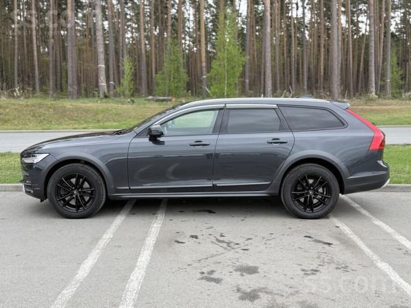 Grey Volvo V90 2018 in Riga, with an engine capacity of 2.00 L and mileage of 151 thousand km for 24750 €, photo 5 on AUTOMOTO.COM.LV