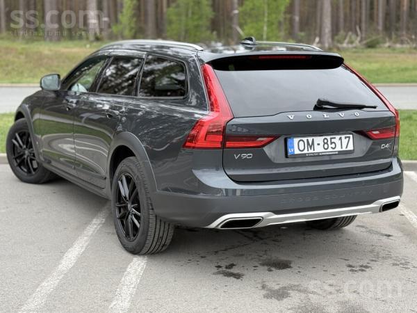 Grey Volvo V90 2018 in Riga, with an engine capacity of 2.00 L and mileage of 151 thousand km for 24750 €, photo 6 on AUTOMOTO.COM.LV