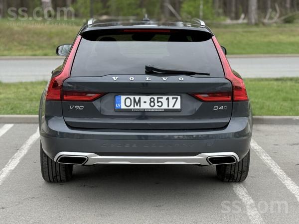 Grey Volvo V90 2018 in Riga, with an engine capacity of 2.00 L and mileage of 151 thousand km for 24750 €, photo 7 on AUTOMOTO.COM.LV