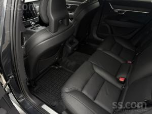 Grey Volvo V90 2018 in Riga, with an engine capacity of 2.00 L and mileage of 151 thousand km for 24750 €, photo 11 on AUTOMOTO.COM.LV