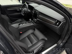 Grey Volvo V90 2018 in Riga, with an engine capacity of 2.00 L and mileage of 151 thousand km for 24750 €, photo 13 on AUTOMOTO.COM.LV