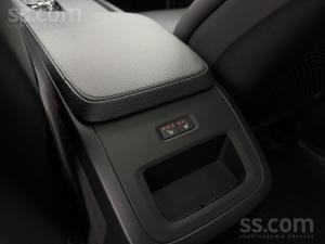 Grey Volvo V90 2018 in Riga, with an engine capacity of 2.00 L and mileage of 151 thousand km for 24750 €, photo 20 on AUTOMOTO.COM.LV