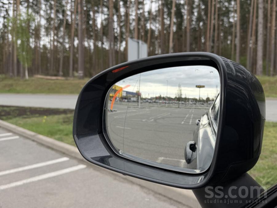 Grey Volvo V90 2018 in Riga, with an engine capacity of 2.00 L and mileage of 151 thousand km for 24750 €, photo 23 on AUTOMOTO.COM.LV