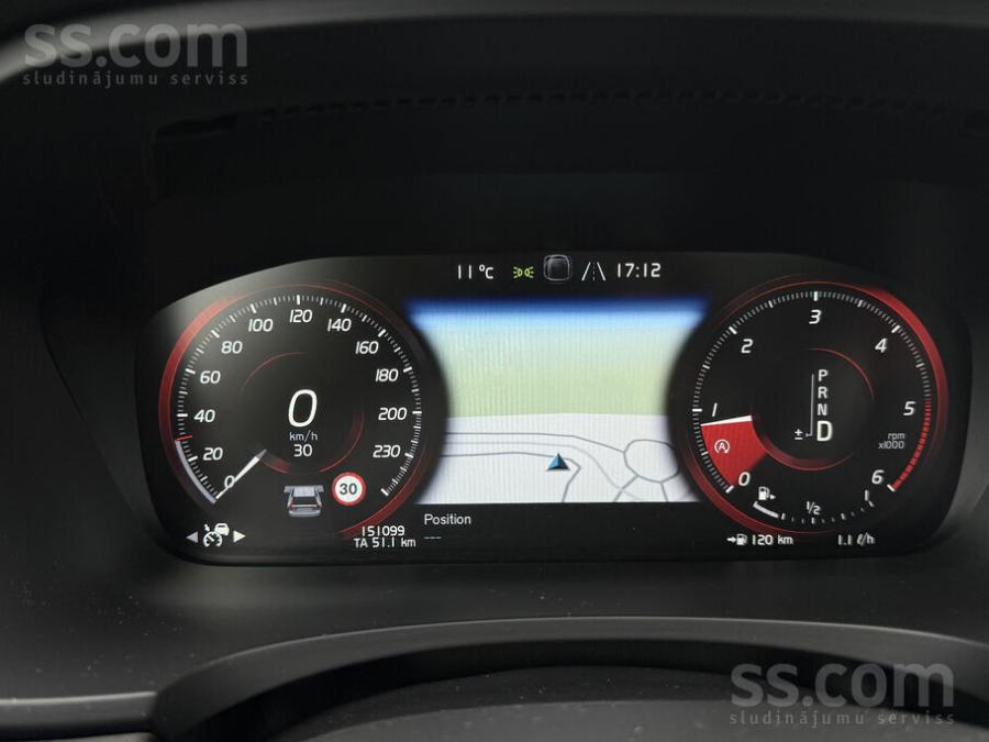Grey Volvo V90 2018 in Riga, with an engine capacity of 2.00 L and mileage of 151 thousand km for 24750 €, photo 28 on AUTOMOTO.COM.LV