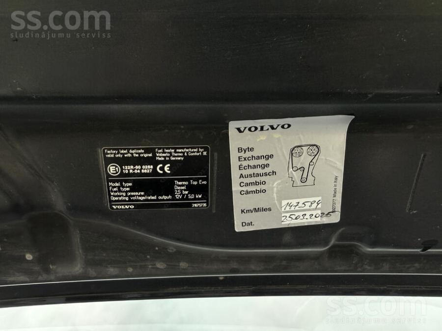 Grey Volvo V90 2018 in Riga, with an engine capacity of 2.00 L and mileage of 151 thousand km for 24750 €, photo 29 on AUTOMOTO.COM.LV