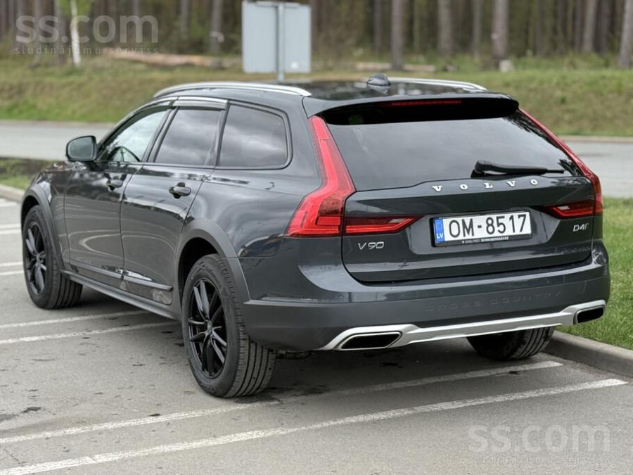 Grey Volvo V90 2018 in Riga, with an engine capacity of 2.00 L and mileage of 151 thousand km for 24750 €, photo 31 on AUTOMOTO.COM.LV