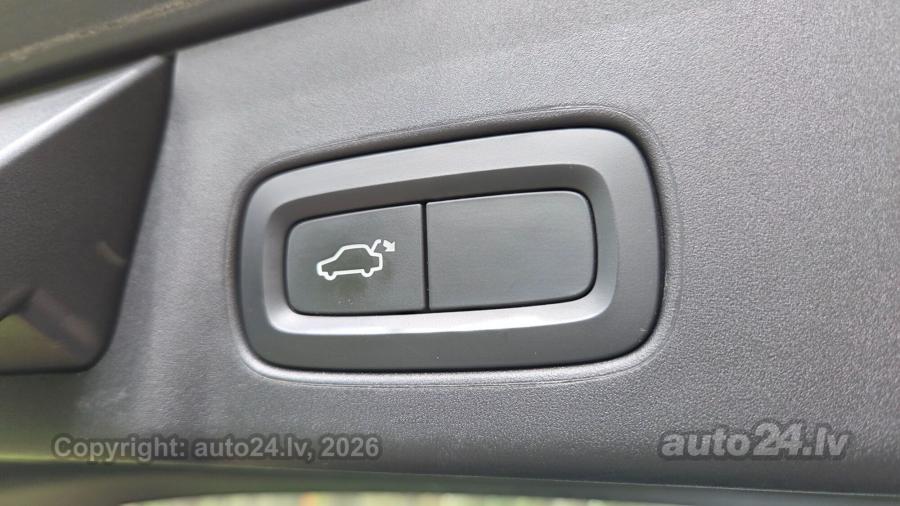 Pelēks Volvo V90 2018 Tallina, ar dzinēja tilpumu 2.00 L un nobraukumu 240 tūkst. km par 16990 €, foto 20 vietnē AUTOMOTO.COM.LV