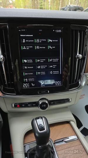 Pelēks Volvo V90 2018 Tallina, ar dzinēja tilpumu 2.00 L un nobraukumu 240 tūkst. km par 16990 €, foto 22 vietnē AUTOMOTO.COM.LV
