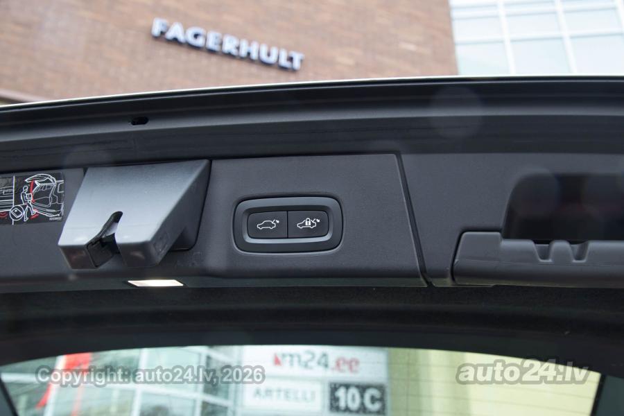 Pelēks Volvo V90 2018 Tallina, ar dzinēja tilpumu 2.00 L un nobraukumu 207 tūkst. km par 14990 €, foto 19 vietnē AUTOMOTO.COM.LV