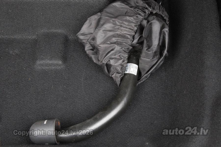 Pelēks Volvo V90 2018 Tallina, ar dzinēja tilpumu 2.00 L un nobraukumu 207 tūkst. km par 14990 €, foto 21 vietnē AUTOMOTO.COM.LV
