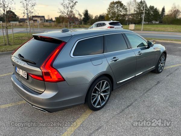 Grey Volvo V90 2018 in Tartu, with an engine capacity of 2.00 L and mileage of 201 thousand km for 17900 €, photo 4 on AUTOMOTO.COM.LV