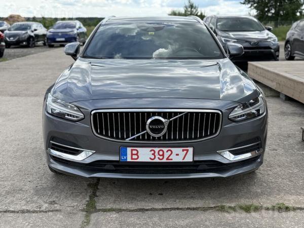 Grey Volvo V90 2018 in Riga, with an engine capacity of 2.00 L and mileage of 157 thousand km for 19990 €, photo 2 on AUTOMOTO.COM.LV