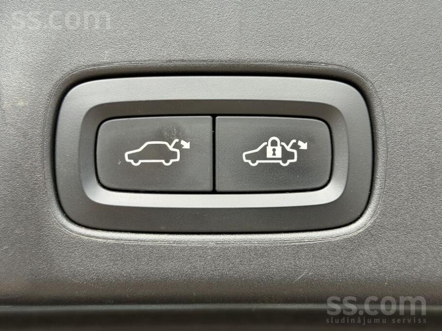 Pelēks Volvo V90 2018 Rīga, ar dzinēja tilpumu 2.00 L un nobraukumu 157 tūkst. km par 19990 €, foto 15 vietnē AUTOMOTO.COM.LV
