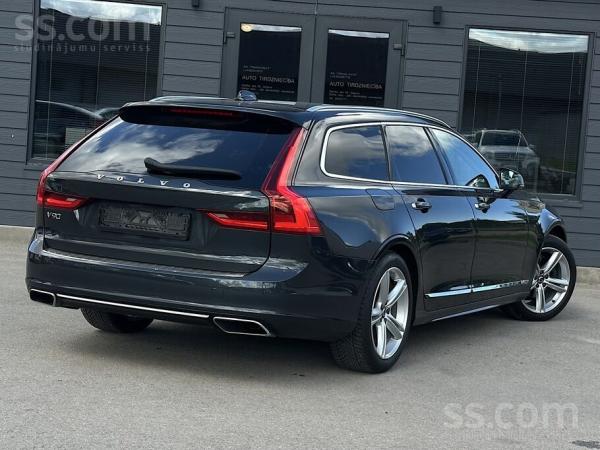 Grey Volvo V90 2018 in Jelgava, with an engine capacity of 2.00 L and mileage of 220 thousand km for 18300 €, photo 4 on AUTOMOTO.COM.LV