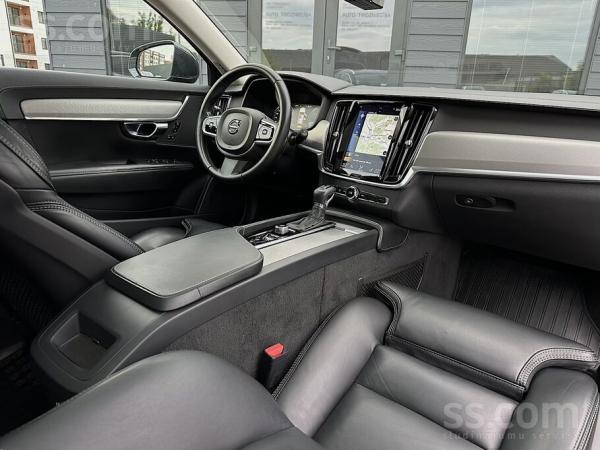 Grey Volvo V90 2018 in Jelgava, with an engine capacity of 2.00 L and mileage of 220 thousand km for 18300 €, photo 6 on AUTOMOTO.COM.LV