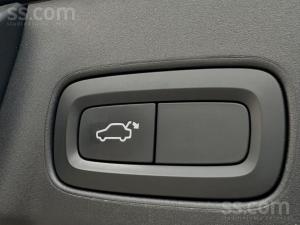 Pelēks Volvo V90 2018 Jelgava, ar dzinēja tilpumu 2.00 L un nobraukumu 220 tūkst. km par 18300 €, foto 14 vietnē AUTOMOTO.COM.LV