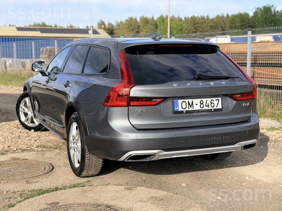 Pelēks Volvo V90 2018 Rīga, ar dzinēja tilpumu 2.00 L un nobraukumu 215 tūkst. km par 18995 €, foto 3 vietnē AUTOMOTO.COM.LV